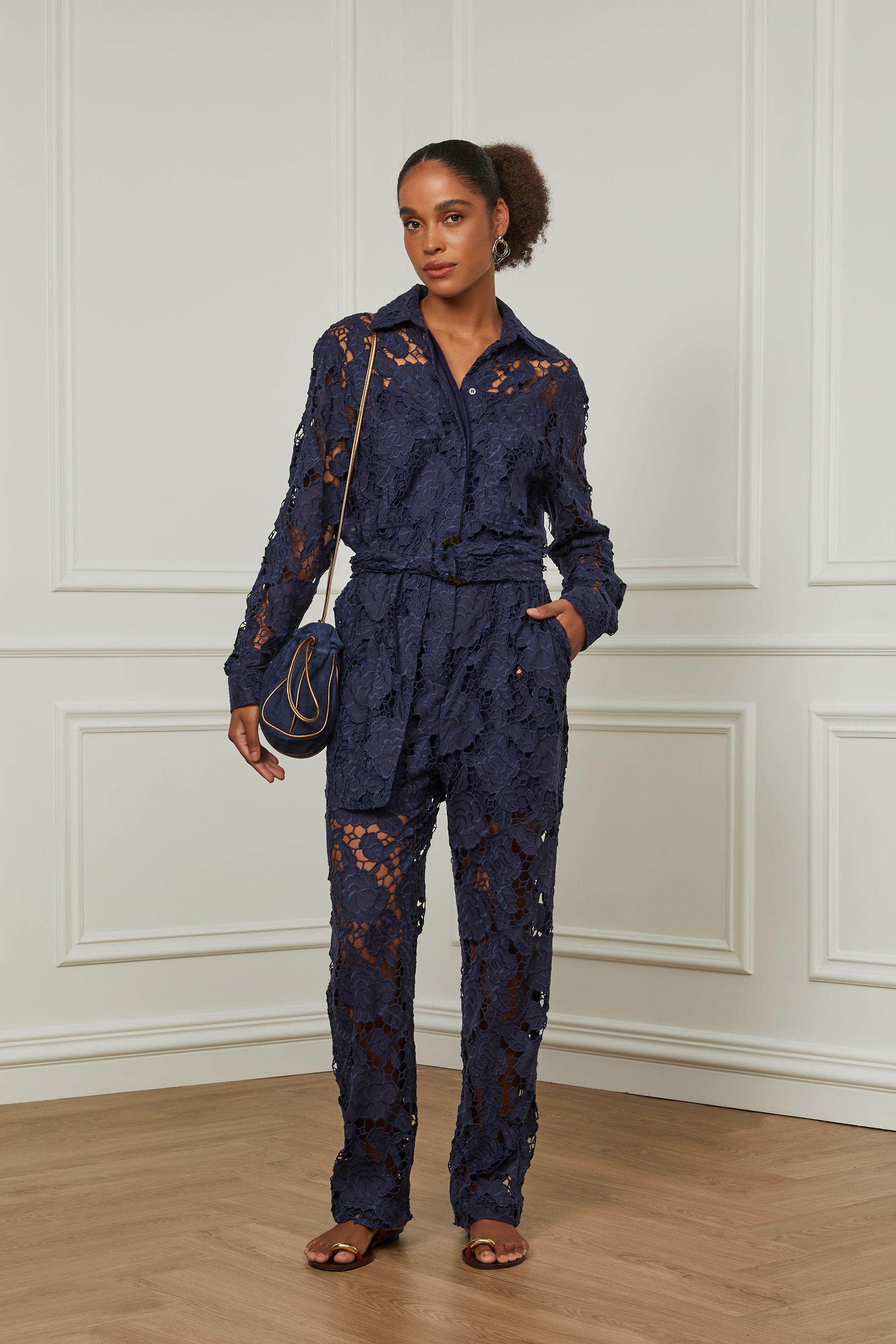 Macacão Manga Longa De Renda Com Botões